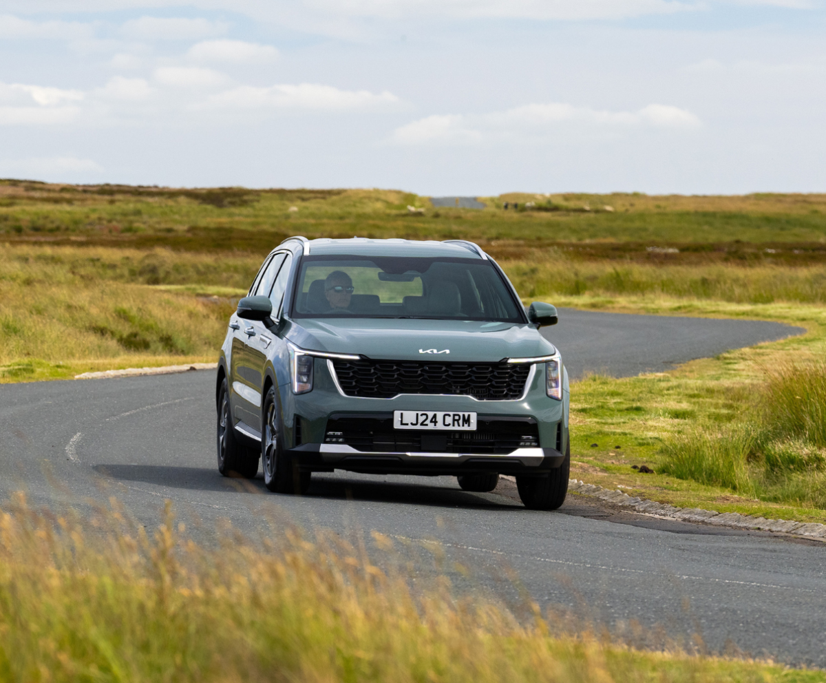 Top 10 Self-Charging Hybrid Cars of 2025 | Regit