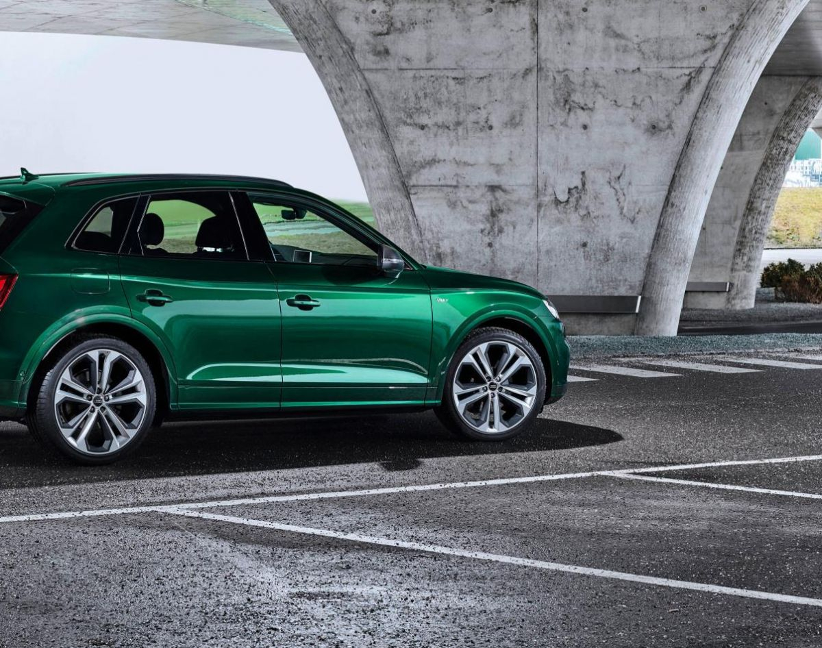 7 Stunning SUVs | Regit