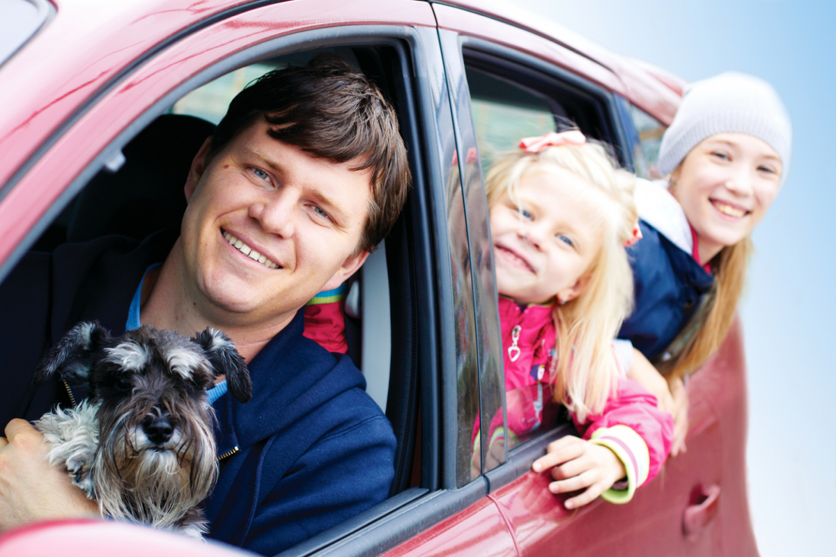 How To Entertain The Family In The Car | Regit